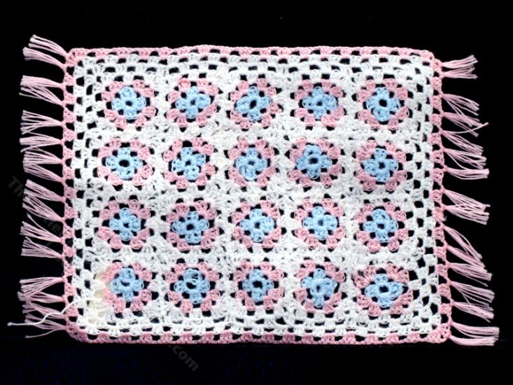 Miniature Handmade Crochet Blanket for Dollhouses [MJD 2376] | The ...