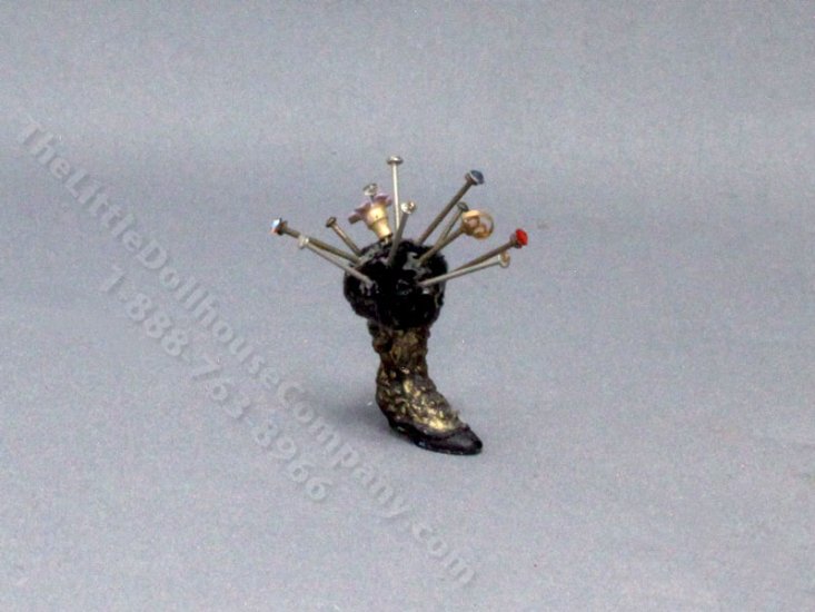 Vintage Miniature Sewing Shoe [MJD 1700] | The Little Dollhouse Company